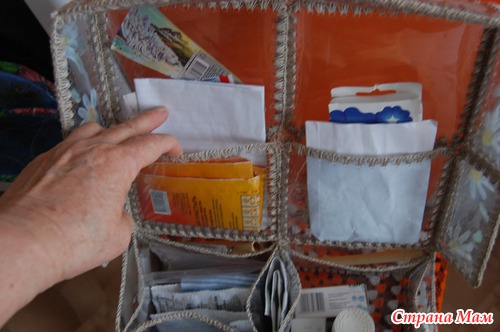 Коробочка для лекарств из пластиковых бутылок и сумочка - Поделки ...